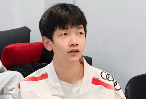 TES成为第一赛段优胜者，这是Creme首次在赛段决赛中优胜