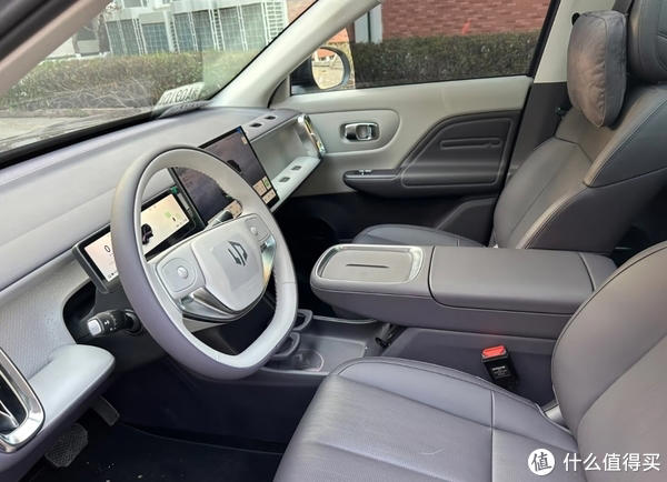 零跑新车B10：12.98万的性价比之王！