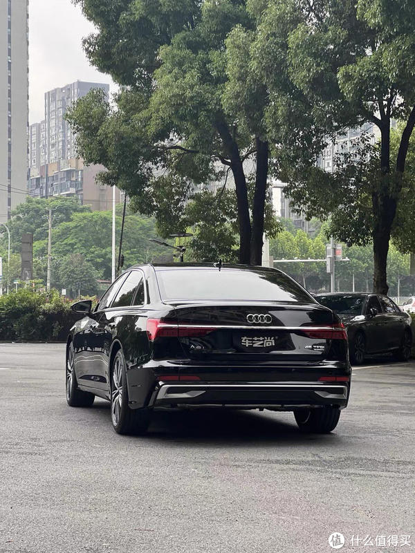 奥迪A6L 45 TFSI：豪华与动感的完美融合