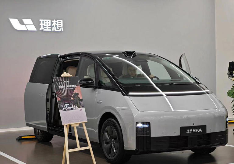 李想官宣：第二款纯电SUV i6来了！定下今年7大重点