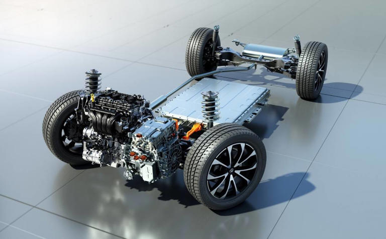 问界M8预售火爆，华为能否借其颠覆BBA市场格局？