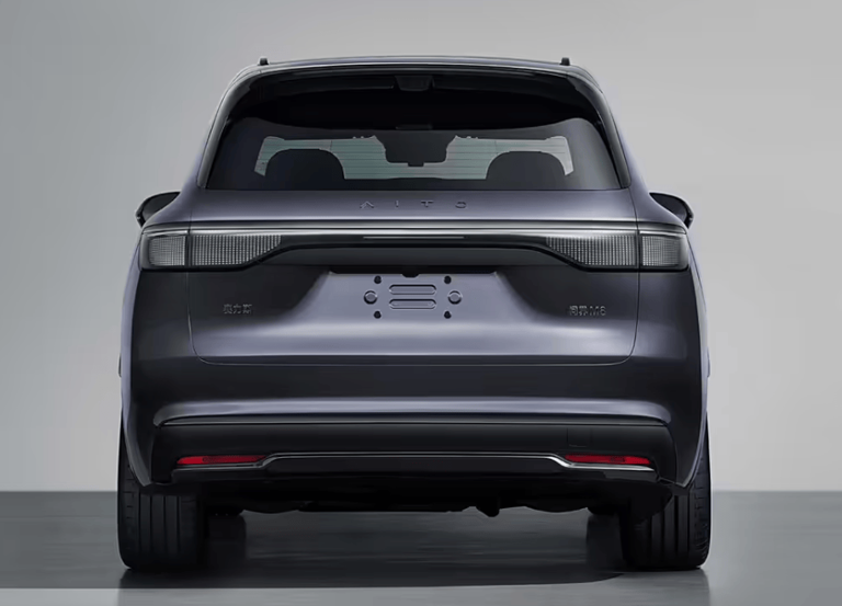 问界M8四月来袭！超长轴距3105mm，1.5T增程动力能否引领新能源新风潮？