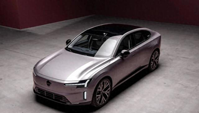 沃尔沃ES90全球首发，续航700公里，首款采用800V电动架构车型！