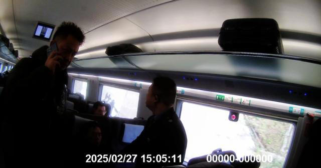 G2985次列车，破例临停！