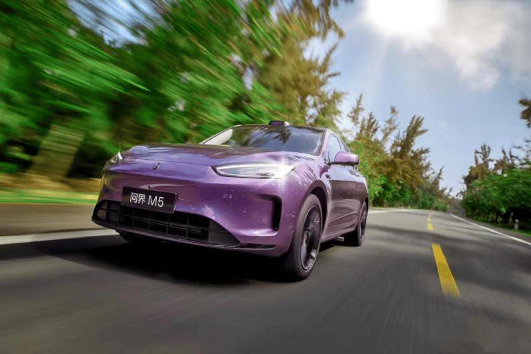 问界新M5 Ultra首发评测解禁，20万级最强华为高阶智驾SUV