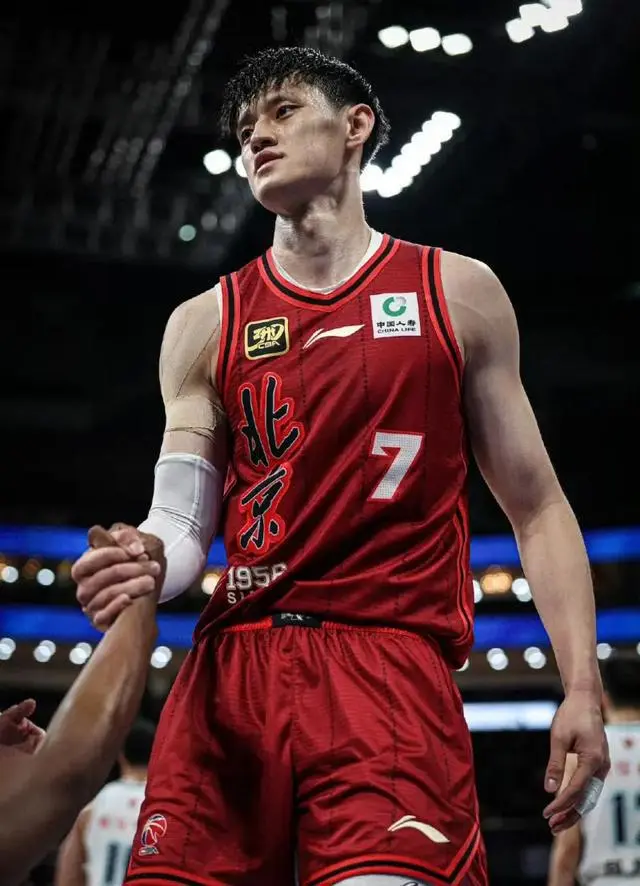 CBA本赛季，进步最大的4名球员，你喜欢谁？