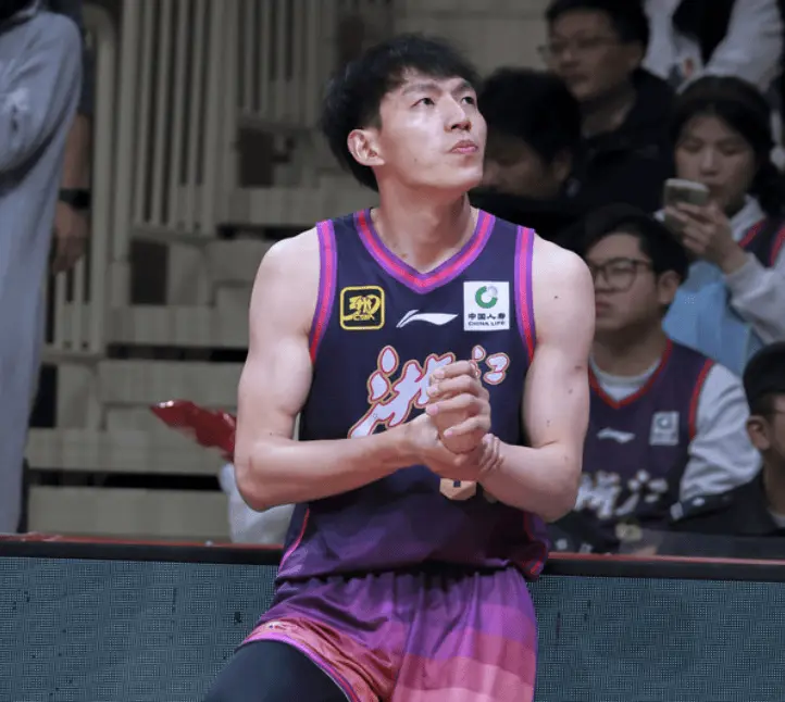 浙江换帅连败揪出卧底！前MVP25分钟6中0，球迷：结婚后直线下滑