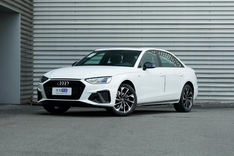 2025款奥迪A4L上市，售价28.98-36.28万元，配置升级动力依旧