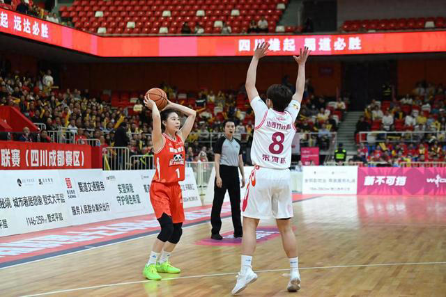 主场102：59大胜对手，四川女篮距离WCBA总决赛仅一步之遥