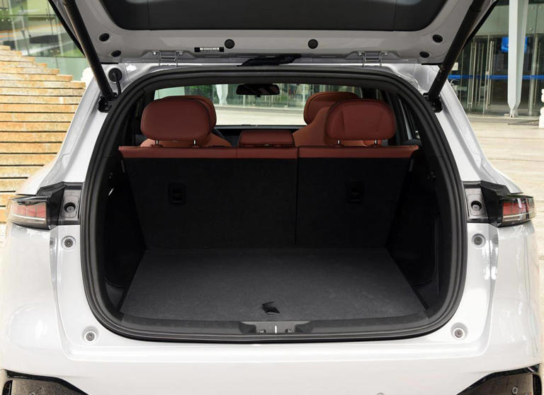 油车卷王来袭！全系8AT，搭1.5T/2.0T，油耗6.89升，关键才卖10万