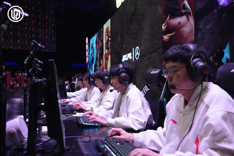 即将对阵iG，LGD发布赛前返图：迎万难，赢万难