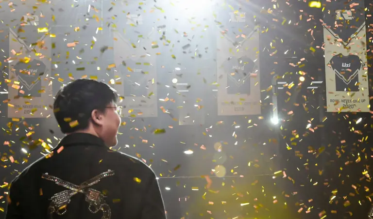 UZI直播揭露S10退役真相：主播真正退役只有被RNG强制退役那一次