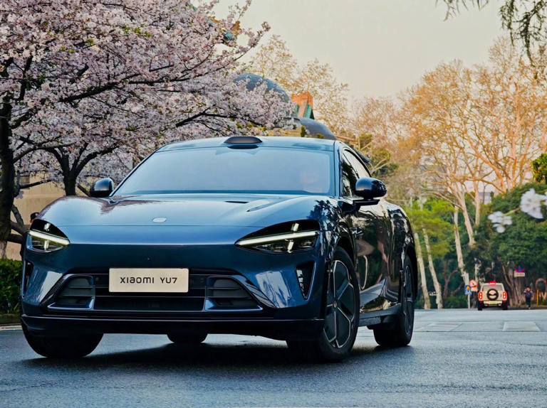 小米YU7实车图发布！续航里程770km，预计6-7月份正式上市