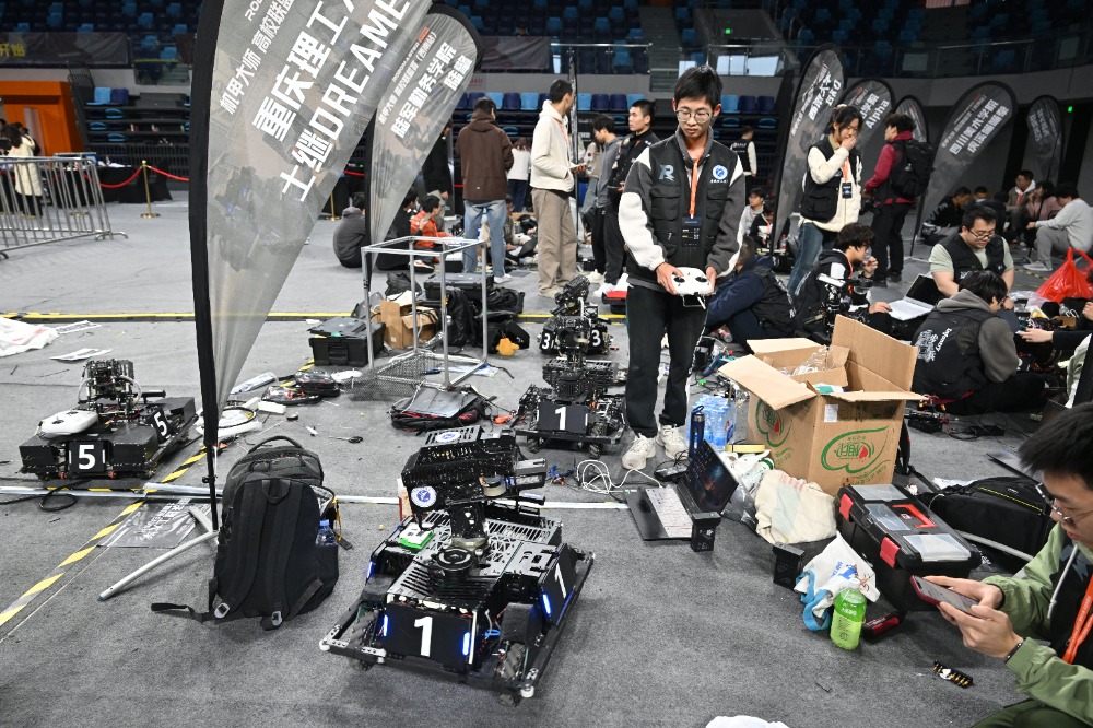 图片新闻｜燃爆机甲热浪！RoboMaster2025西南站今日开战