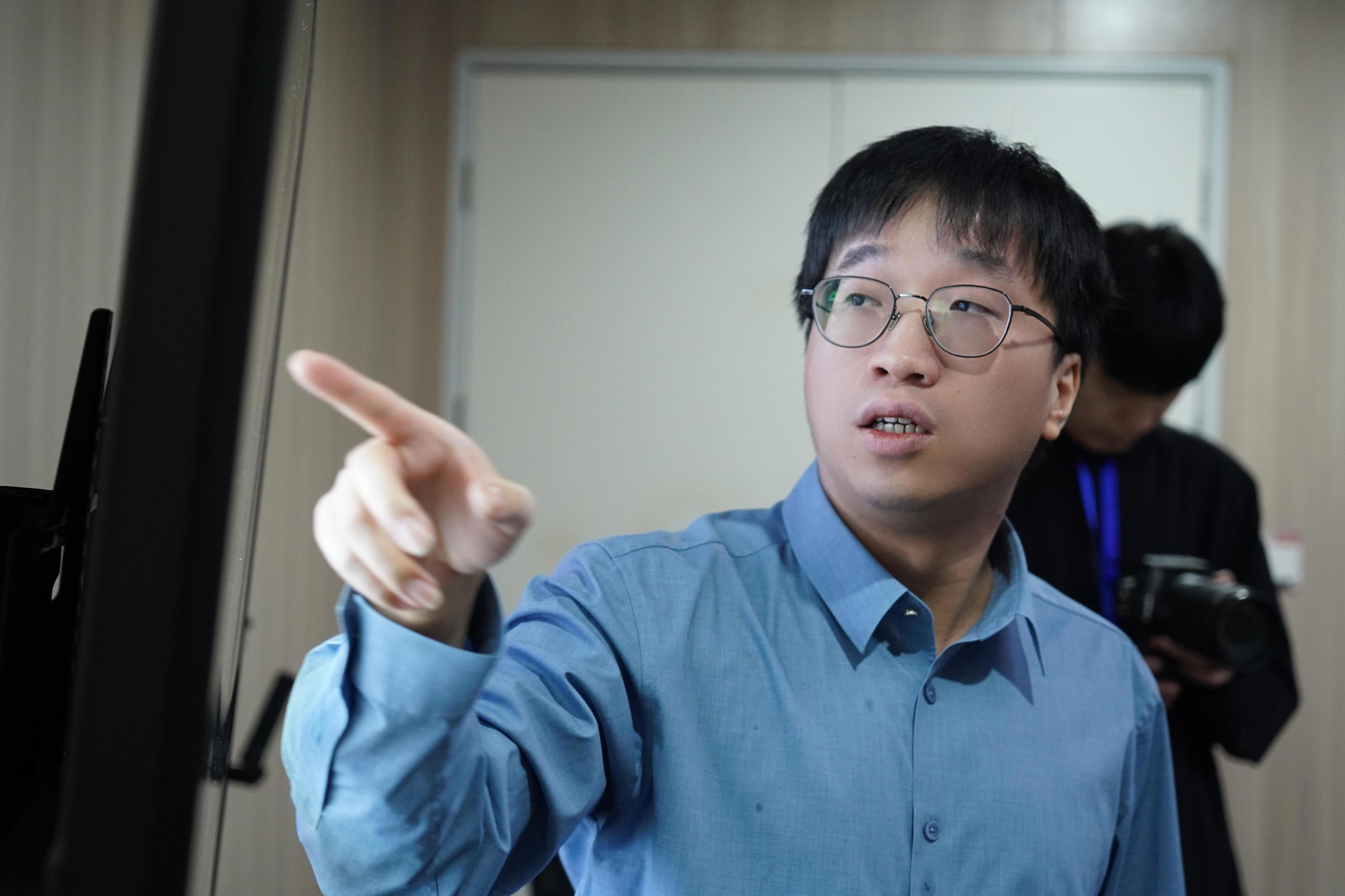 AL官方分享LPL第二赛段赛后返图：登峰组加油！