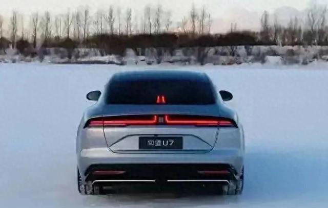 3月27日，62·8万元起，比亚迪旗下的高端豪华车仰望 U7 上市！