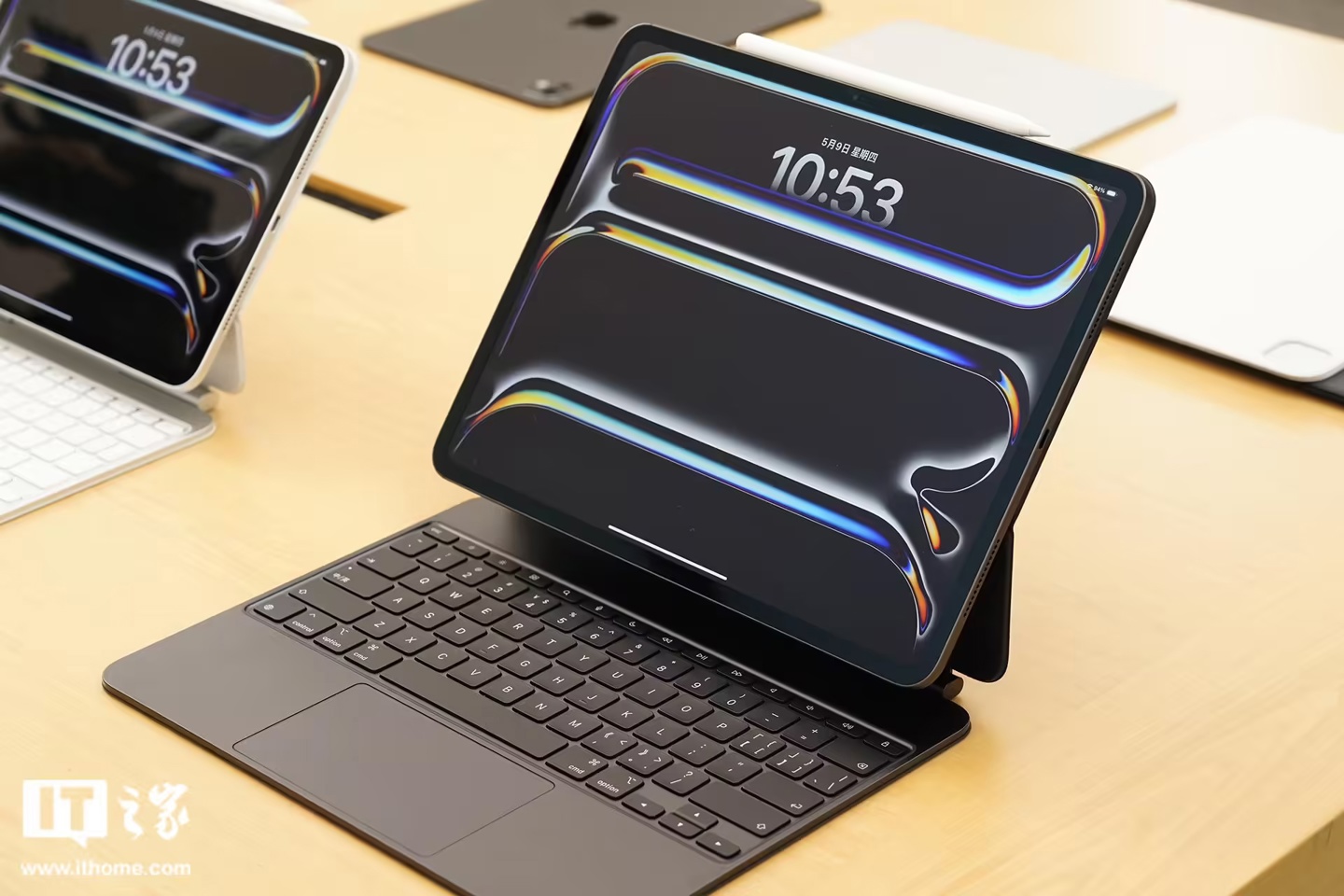 古尔曼：苹果计划年内推出搭载M5芯片的iPad Pro和MacBook Pro