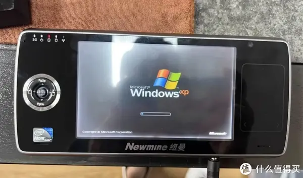 全新89元的掌上电脑，预装WinXP系统，采用4.8寸屏幕