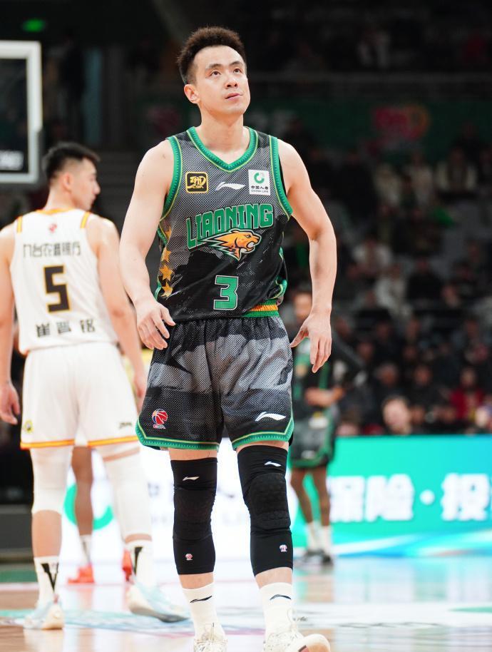 周五CBA6场大战！场场都精彩关乎排名，央视直播上海首钢巅峰对决