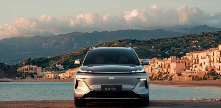 现象级爆款诞生！88天交付破4万！星舰7凭何成为10万级电混SUV销量密码？