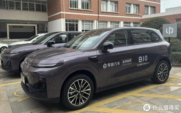 领跑B10实车体验，细节设计亮点与驾驶感受都很优秀