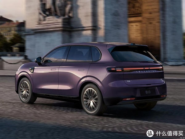 领跑B10实车体验，细节设计亮点与驾驶感受都很优秀