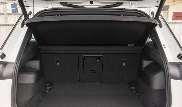 2025款探岳L330TSI两驱精英City包，流线型车身设计，彰显时尚动感