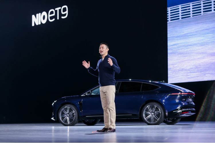 余承东将和李斌测评尊界S800/蔚来ET9：中国最好的车！