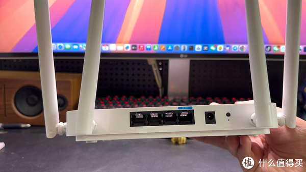 爱快首款WiFi7路由器Q3600开箱测试，软路由的系统硬路由的身子