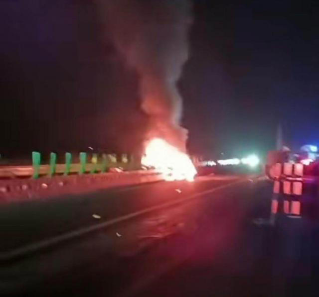 小米公布SU7高速爆燃致3死事故细节：减速到车祸仅数秒