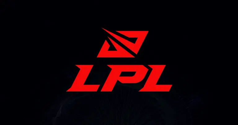 LPL第二赛段分组完成，FPX与WE搭上末班车晋级登峰，教练老马落泪