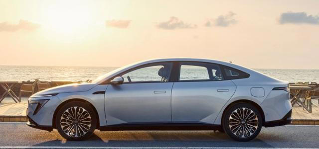 东风日产N7搭载领航NOA系统，4月13日开启预订，20万内？