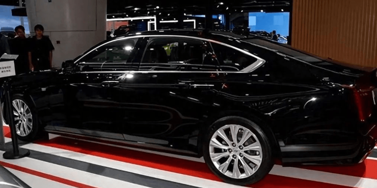 凯迪拉克CT4大跳水，2.0T+237马力仅售13.98万，豪华车市场要变天了？