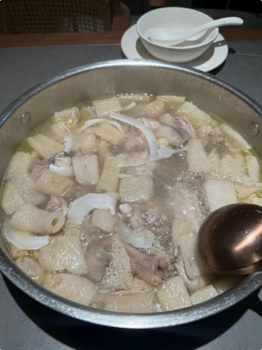 LPL解说suki更新动态：和广东人吃饭不是牛肉火锅就是椰子鸡