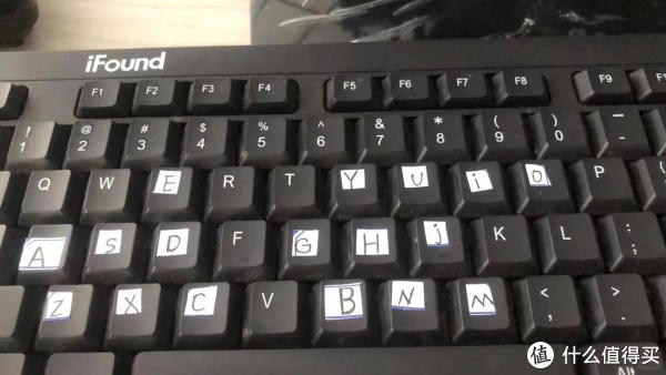 薄膜键盘对决｜罗技 K120 vs 双飞燕 KR92，办公场景对比指南