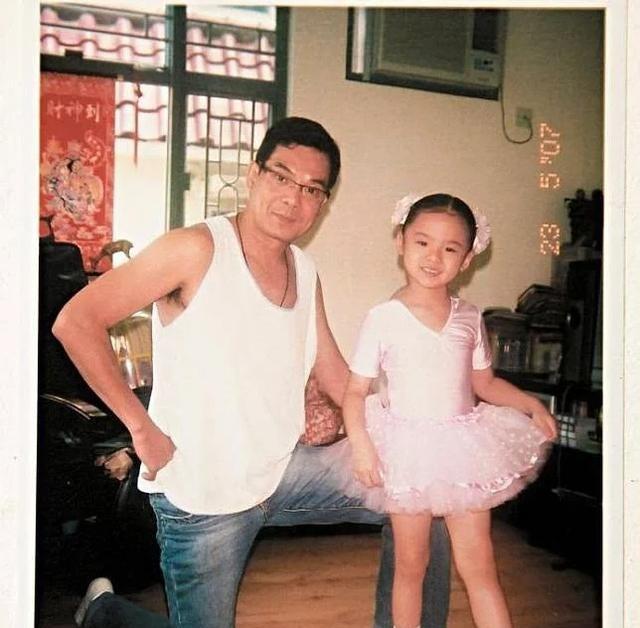 TVB金牌绿叶女儿揭父女均患ADHD！话痨多动曾被当异类被骂被欺负