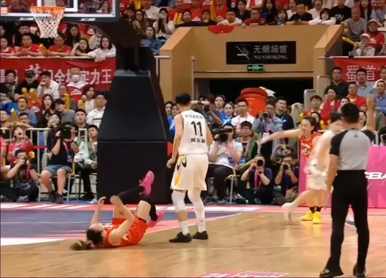 女篮动态！4月13日 WCBA总决赛G4，传来杨力维杨舒予黄思静新消息