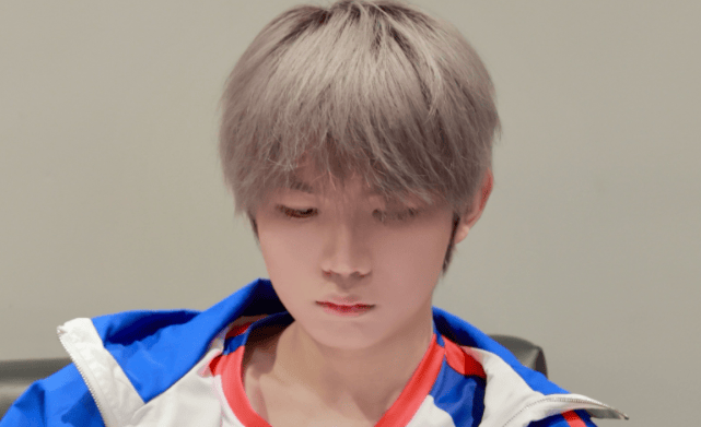 杭州LGD.NBW九尾时隔227天重新首发登场