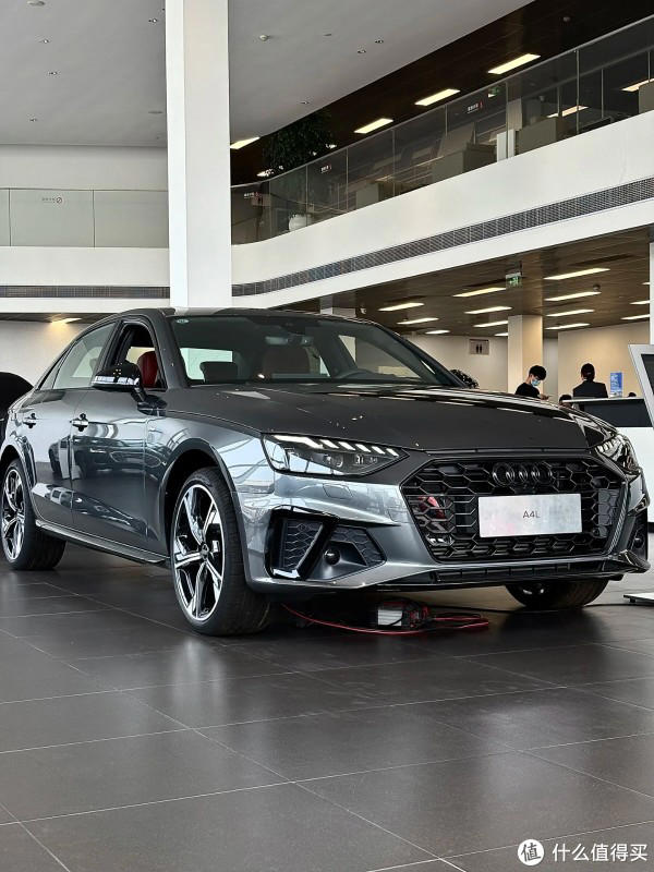 解锁A4L星夜版+阿拉斯红：BBA里的反差萌宝藏