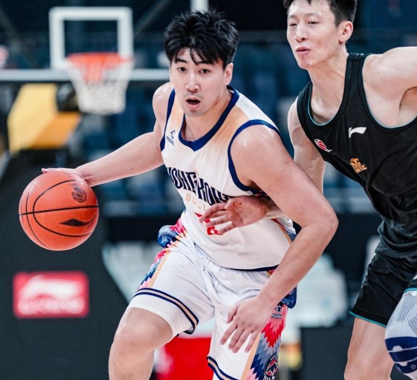 官宣！前CBA王牌锋线加盟NBL冠军队，携手超级外援让人期待