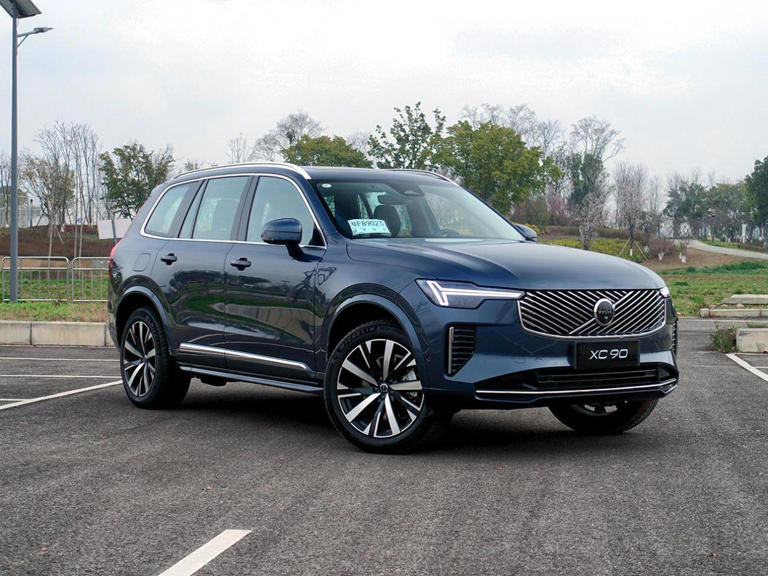 全新沃尔沃XC90上市：售价47.9万起，6座布局成亮点，智能化再升级！