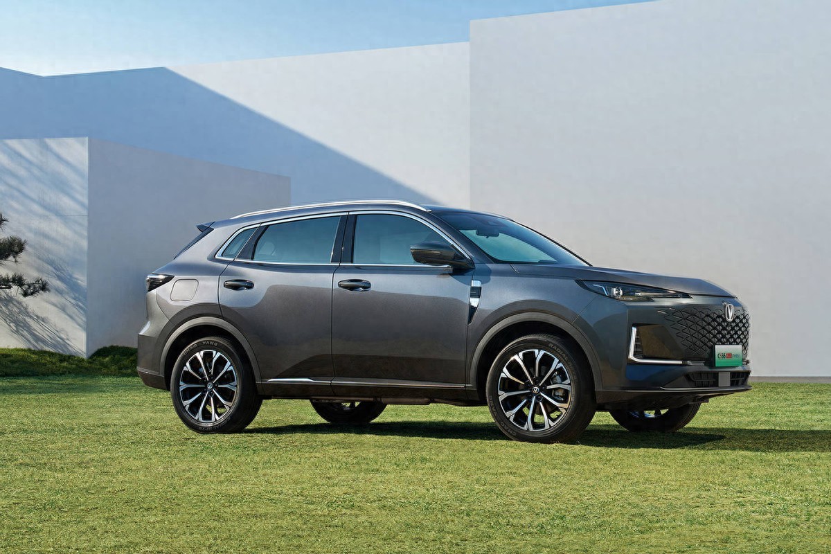 长安CS55PLUS PHEV和瑞虎7如何选？