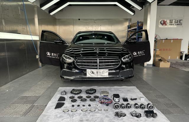 23款奔驰E260L升级小柏林之声音响，香氛系统和旋转高音发光风口