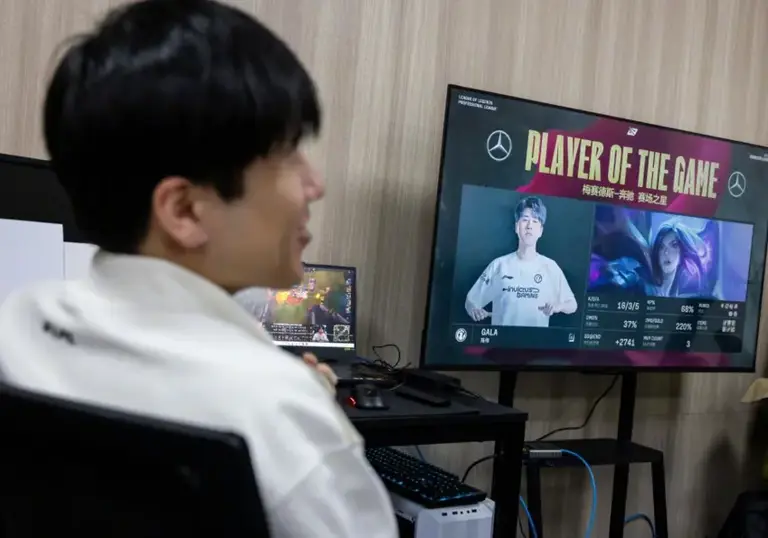 LPL最佳阵容公布：IG只有Gala上榜，投票明细引发争议