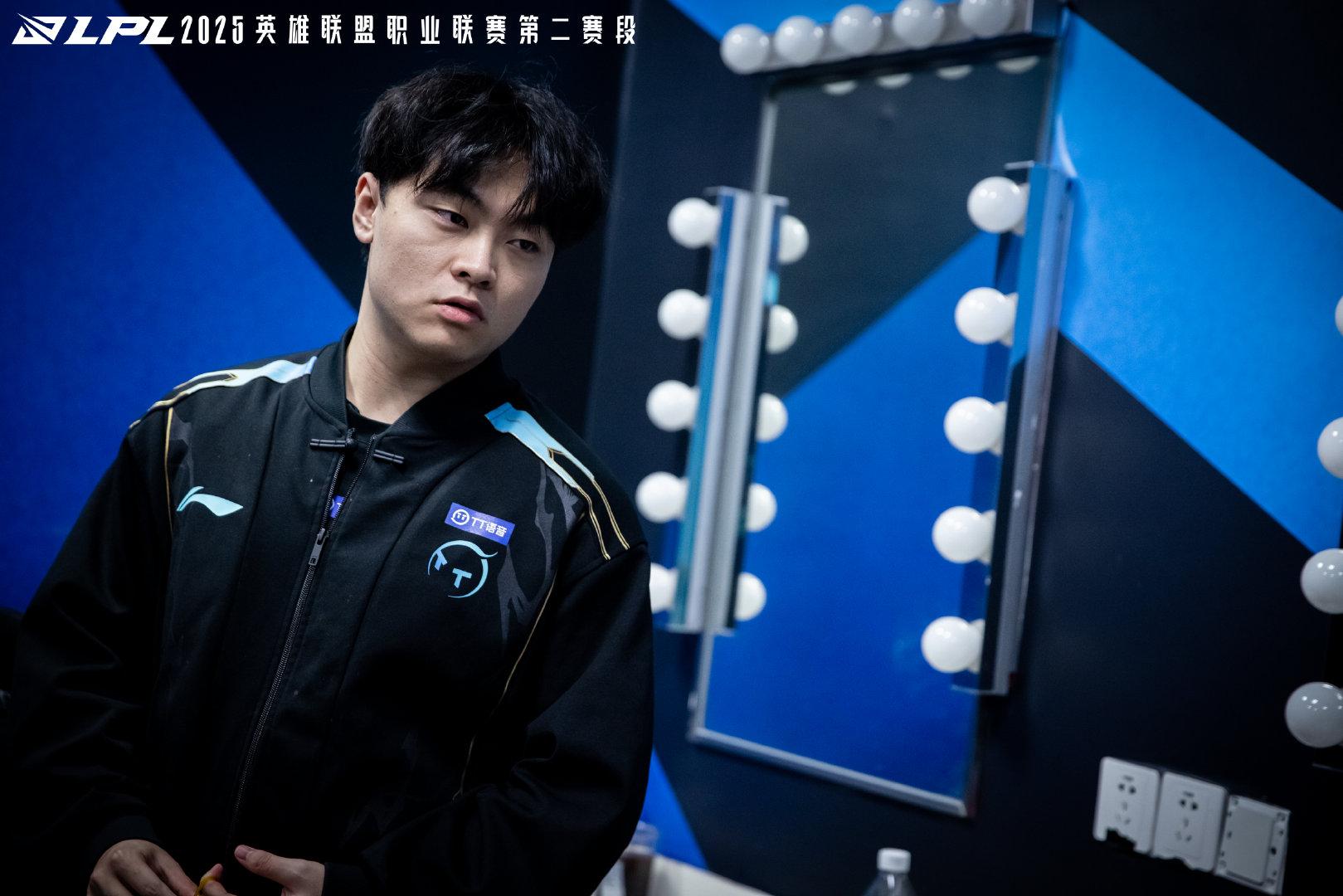 LPL官方发布TT赛后返图：不困于今，燃梦同心，我们下场再战