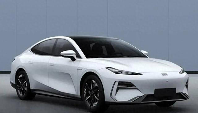 吉利银河E8，风阻0.199Cd，搭载45英寸大屏