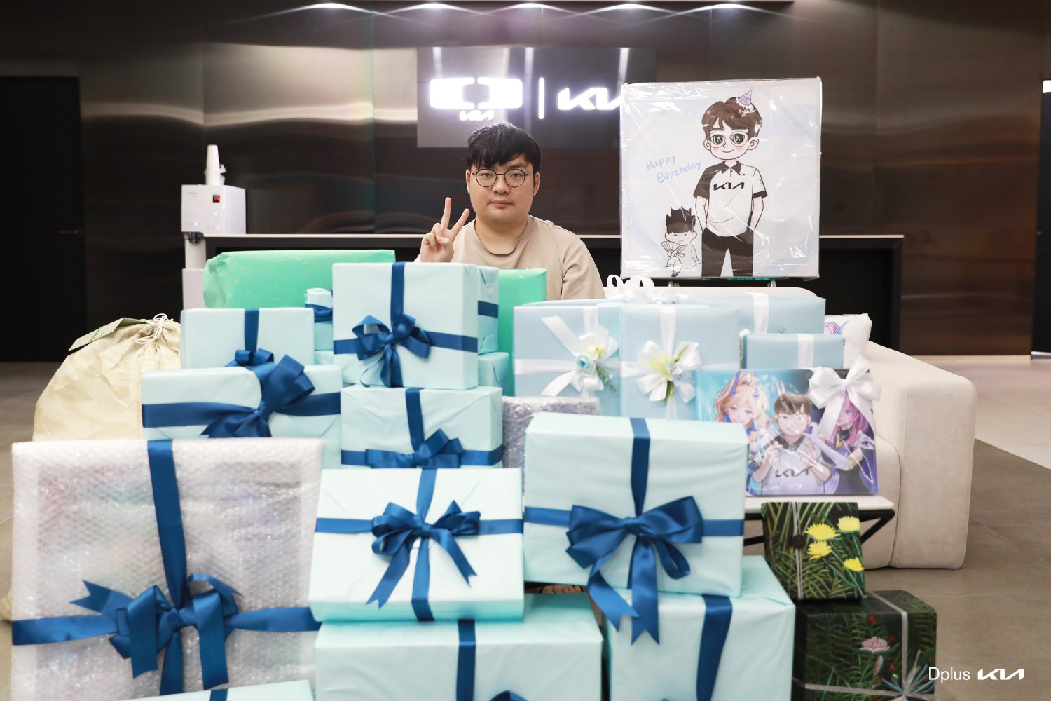 DK官方晒BeryL庆生照：感谢大家为BeryL庆生🎁