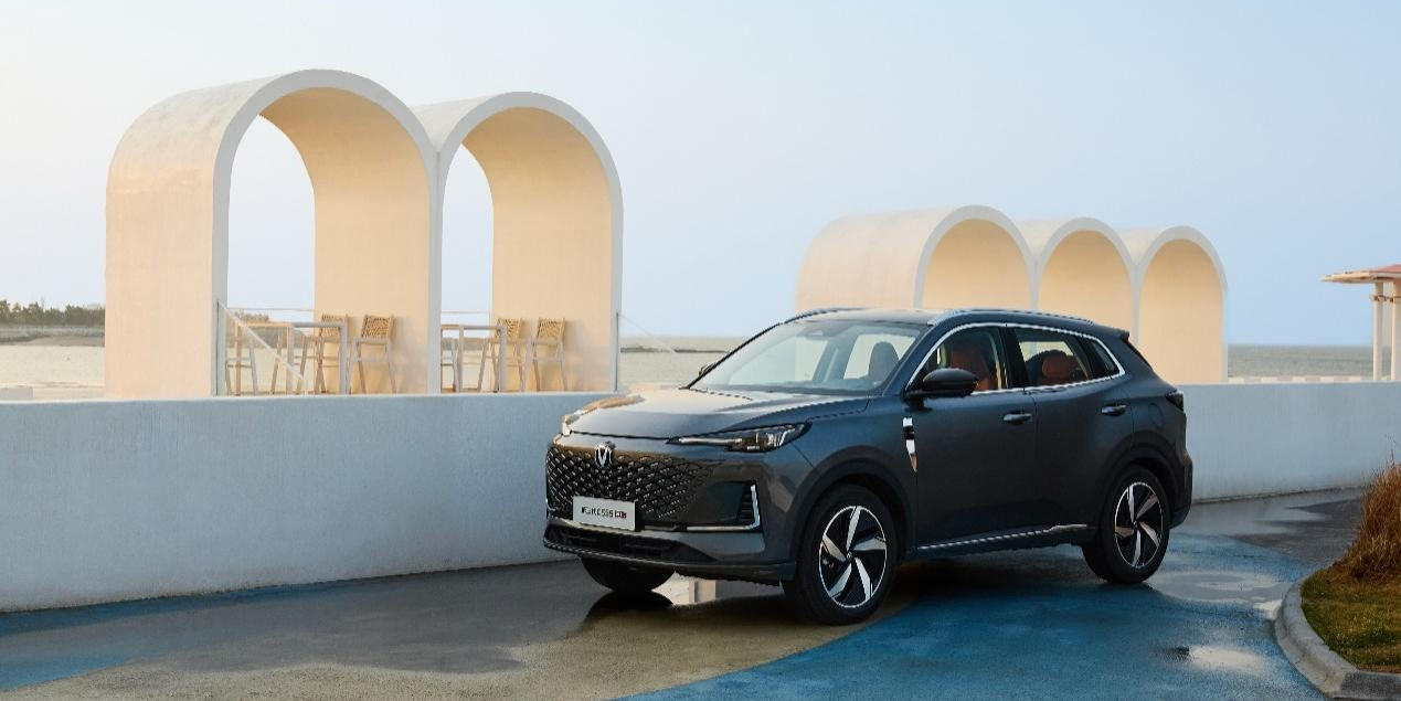 长安加码燃油车：CS55PLUS、逸动、UNI-V三车动力焕新