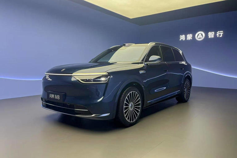 三款新能源车型齐发！问界M8、享界S9及智界R7即将上市