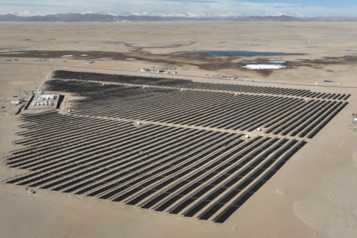 仲巴霍尔巴30MW光伏发电项目并网发电 年发电量超过4500万度电